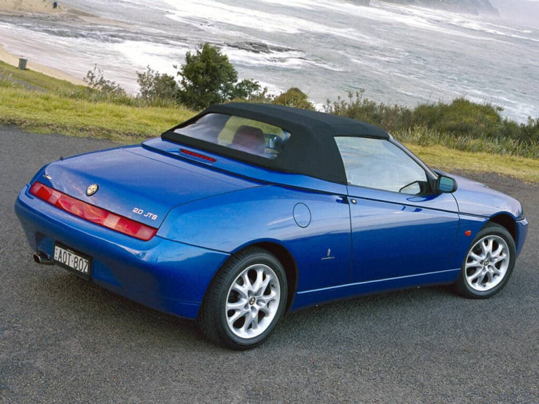Alfa Romeo Spider 916 | Évolutions et caractéristiques | Auto Forever