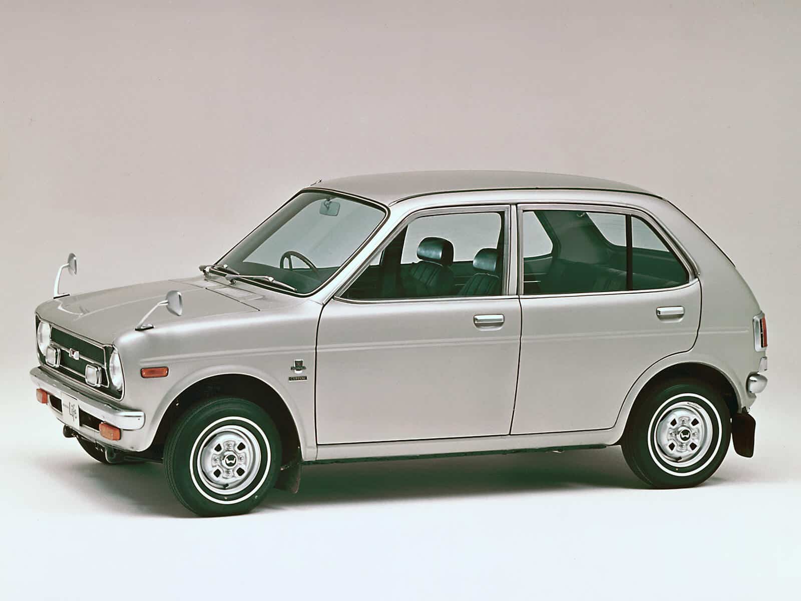 Honda Life 4 portes 1971-1974 vue AV – photo Honda | Auto Forever