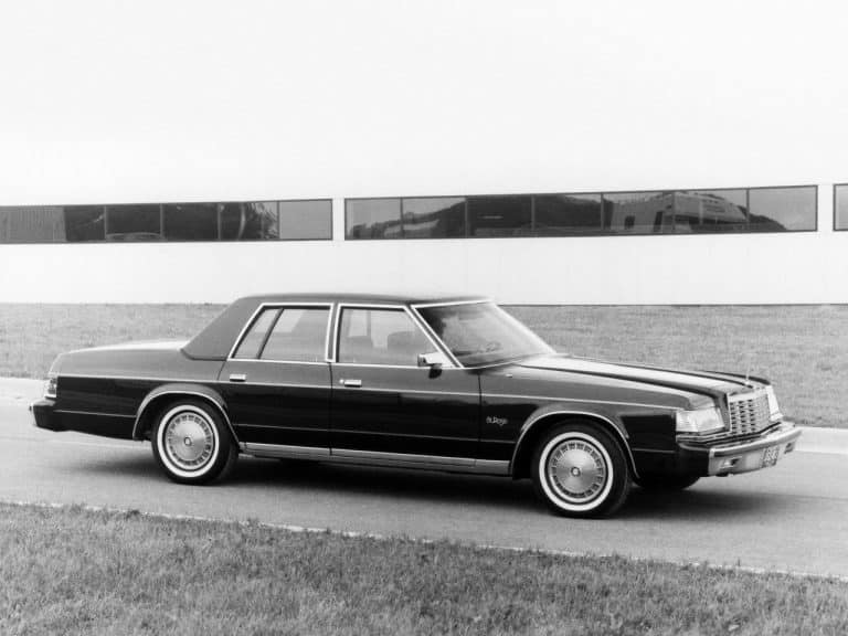 Dodge St Regis | Évolutions et caractéristiques | Auto Forever