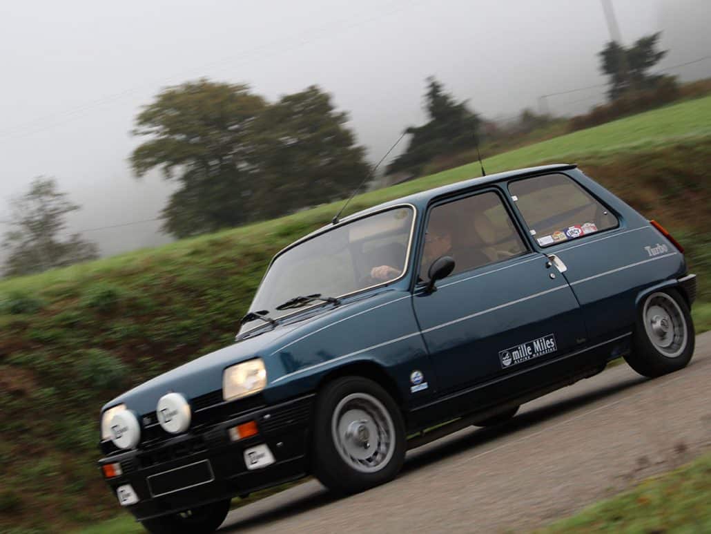 6_Renault 5 Alpine Turbo avec ses 110ch sur la route | Auto Forever