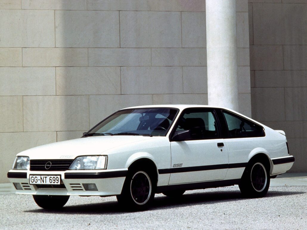 Opel Monza | Évolutions et caractéristiques | Auto Forever