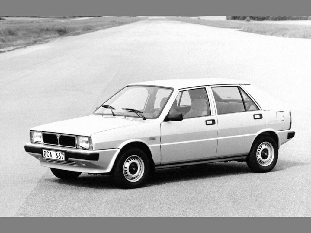 Saab-Lancia 600 | Évolutions et caractéristiques | Auto Forever