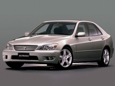Toyota Altezza | Évolutions et caractéristiques | Auto Forever