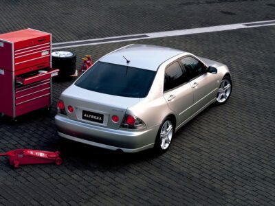 Toyota Altezza | Évolutions et caractéristiques | Auto Forever