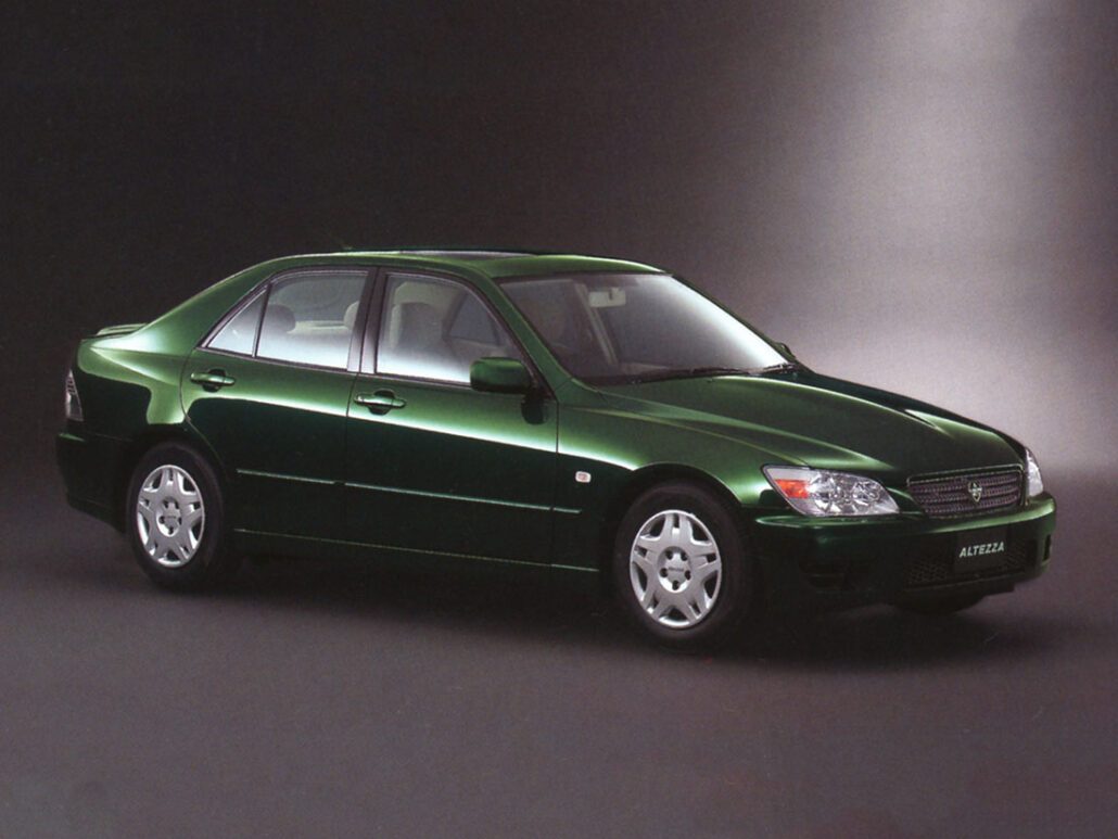 Toyota Altezza | Évolutions et caractéristiques | Auto Forever