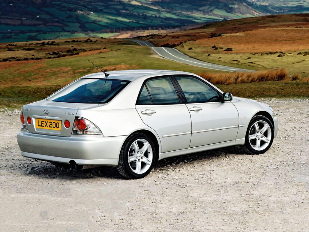 Lexus IS 200/300 | Évolutions et caractéristiques | Auto Forever