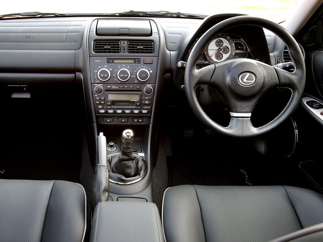 Lexus IS 200/300 | Évolutions et caractéristiques | Auto Forever