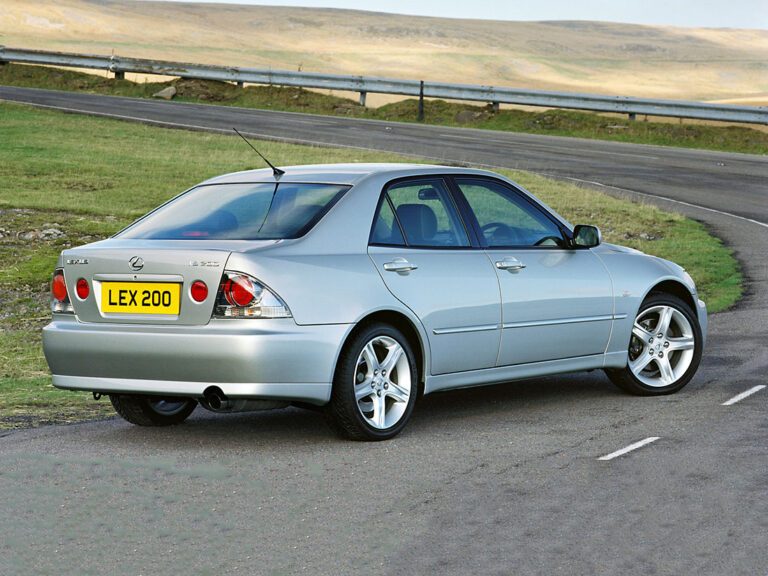 Lexus IS 200/300 | Évolutions et caractéristiques | Auto Forever