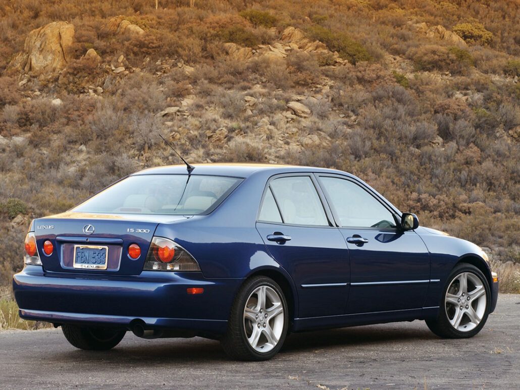 Lexus IS 200/300 | Évolutions et caractéristiques | Auto Forever