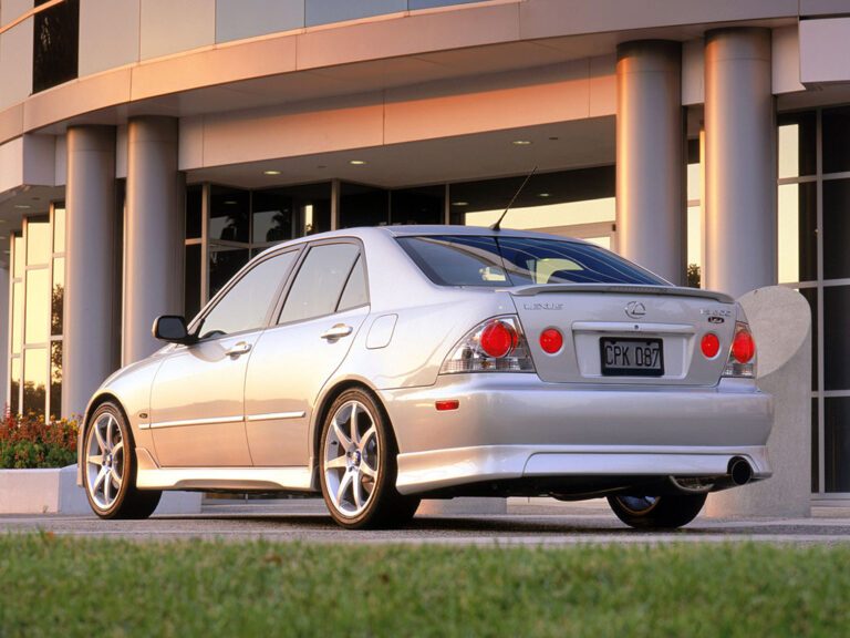 Lexus IS 200/300 | Évolutions et caractéristiques | Auto Forever